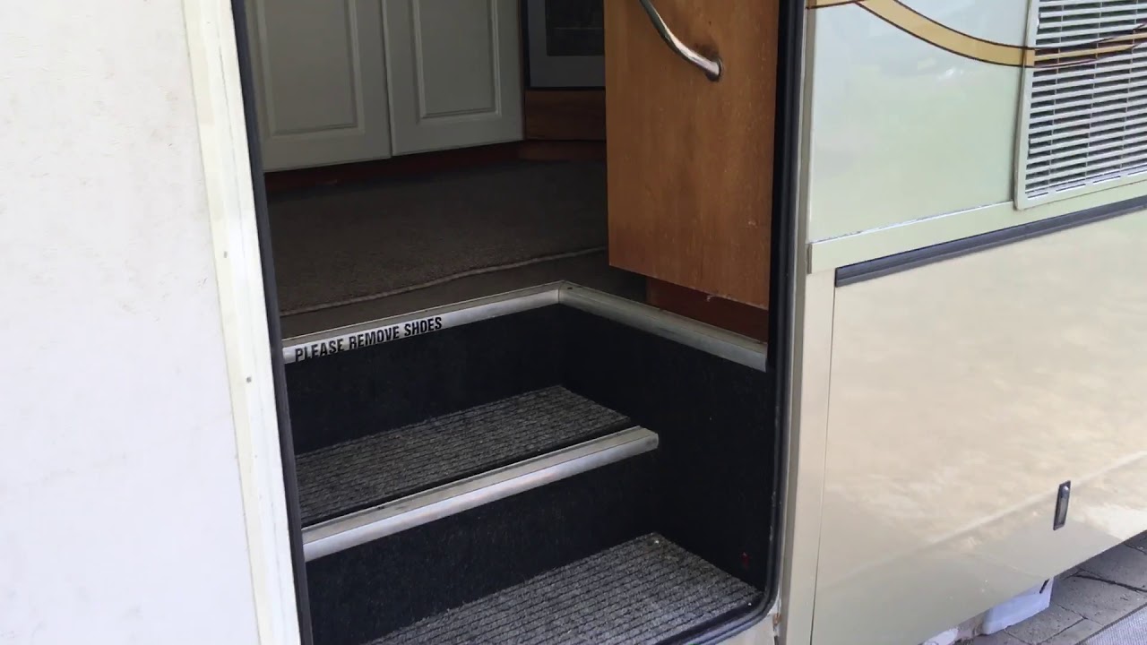 Motorhome Hino Blue Ribbon 10.5m by Wakerley motorhomes Tauranga - YouTube