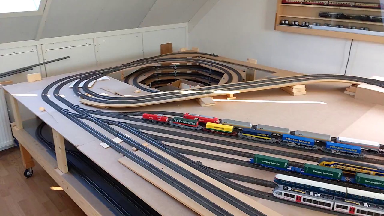 Den Akker II, de meeste rails ligt er - YouTube