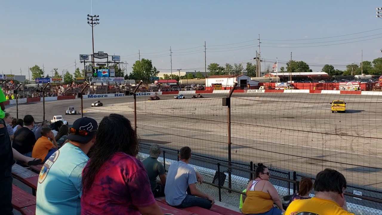 Indianapolis Speedrome legends heat 3 - YouTube