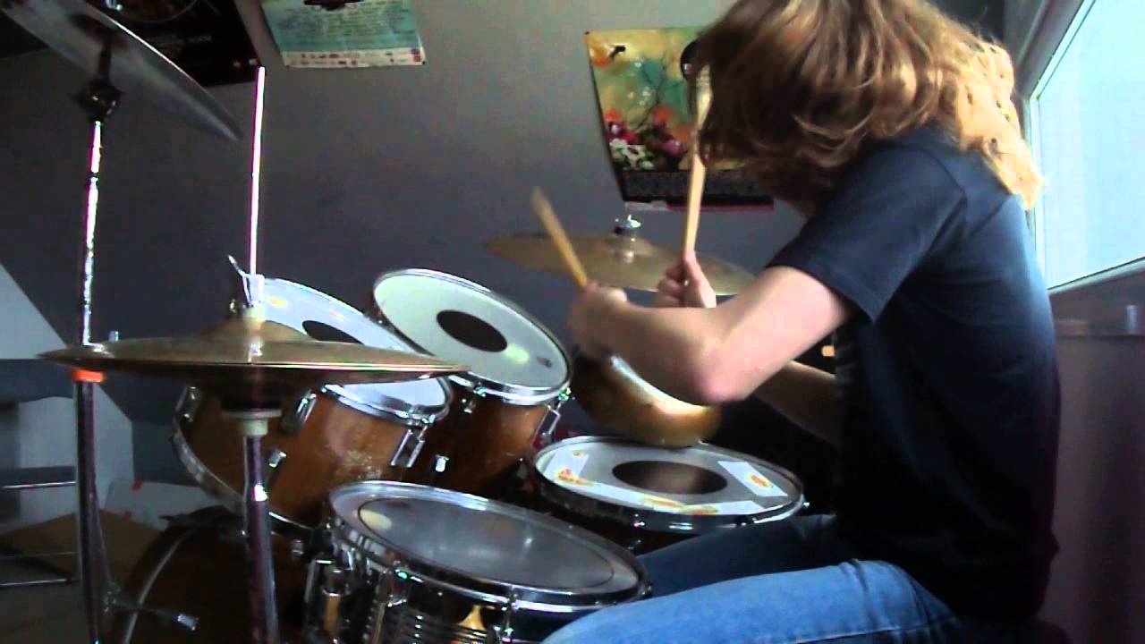 Simple Groovy Drum Solo - YouTube