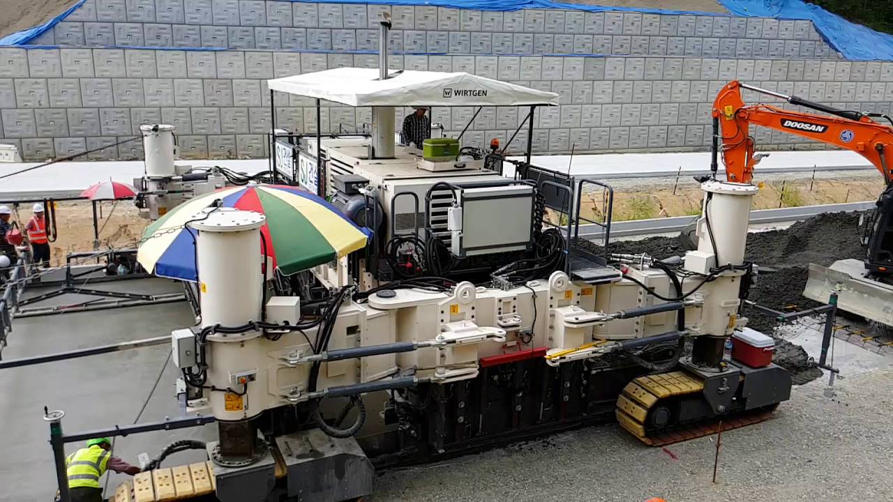 SP-1600(Wirtgen)콘크리트포장 시공 SLIPFORM PAVERS - YouTube