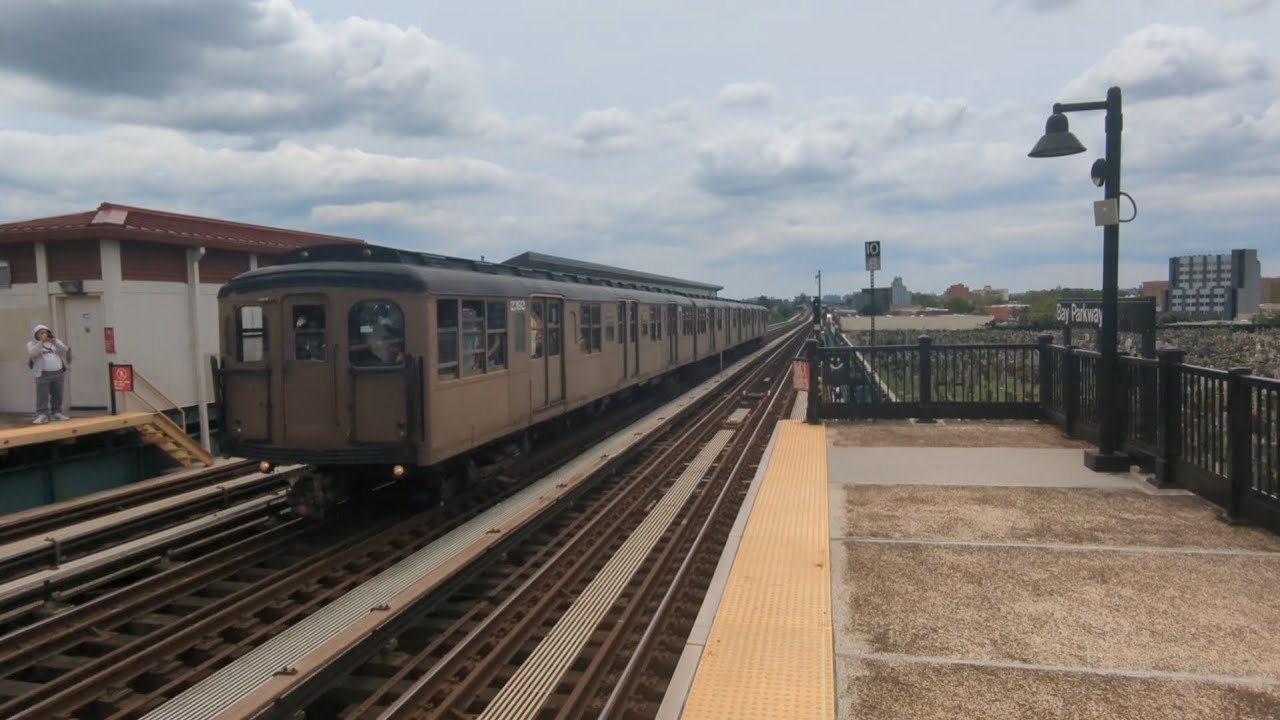 MTA NYC Subway: R160A & R160B (F) trains w/ the BMT AB Standard train ...
