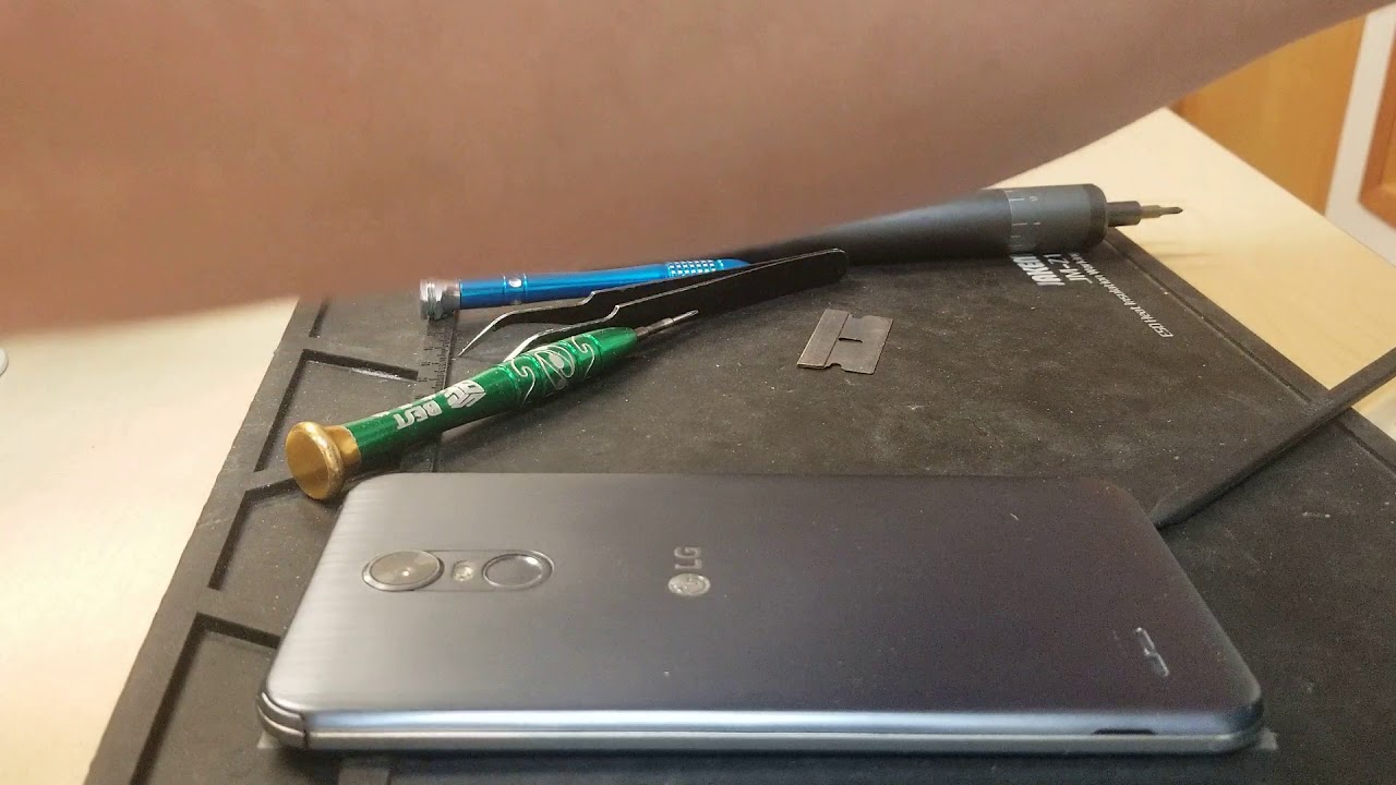 Lg stylo 3 plus back removal and battery removal - YouTube