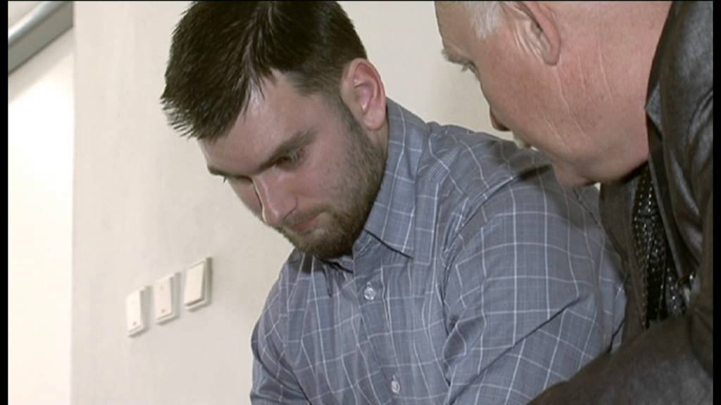 tvpce.cz Šéf gangu podvodníků Martin Chovanec je ve vazbě! - YouTube