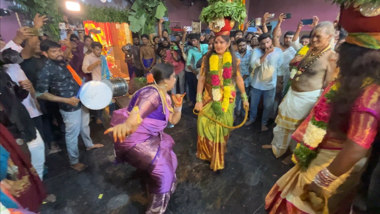 Venu Swamy Daughter Crazy Dance in Bonalu | Venu Swamy Bonala Jathara ...