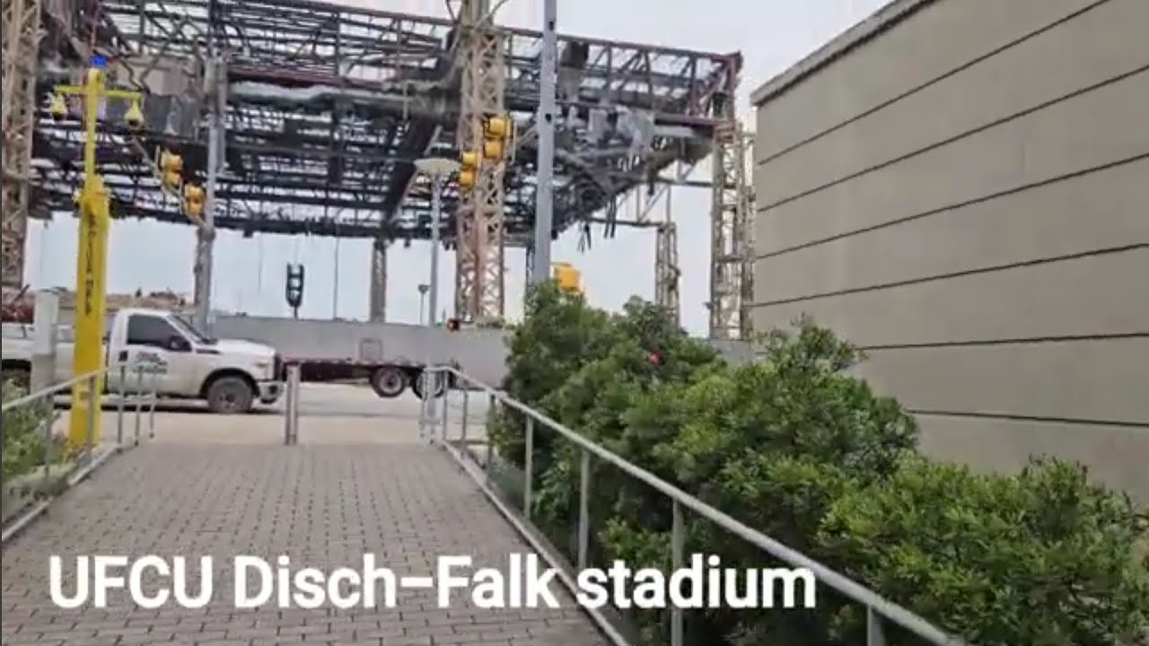 UFCU Disch-Falk Field - YouTube