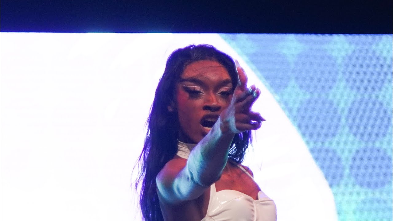 Lana Ja’Rae Performs “Replay” by Lady Gaga at RuPauls Drag Con LA 2023 ...