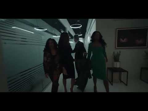 Beauty in Black - Mallory throws hot coffee on Rory and Felicia and it turns into a full fight 