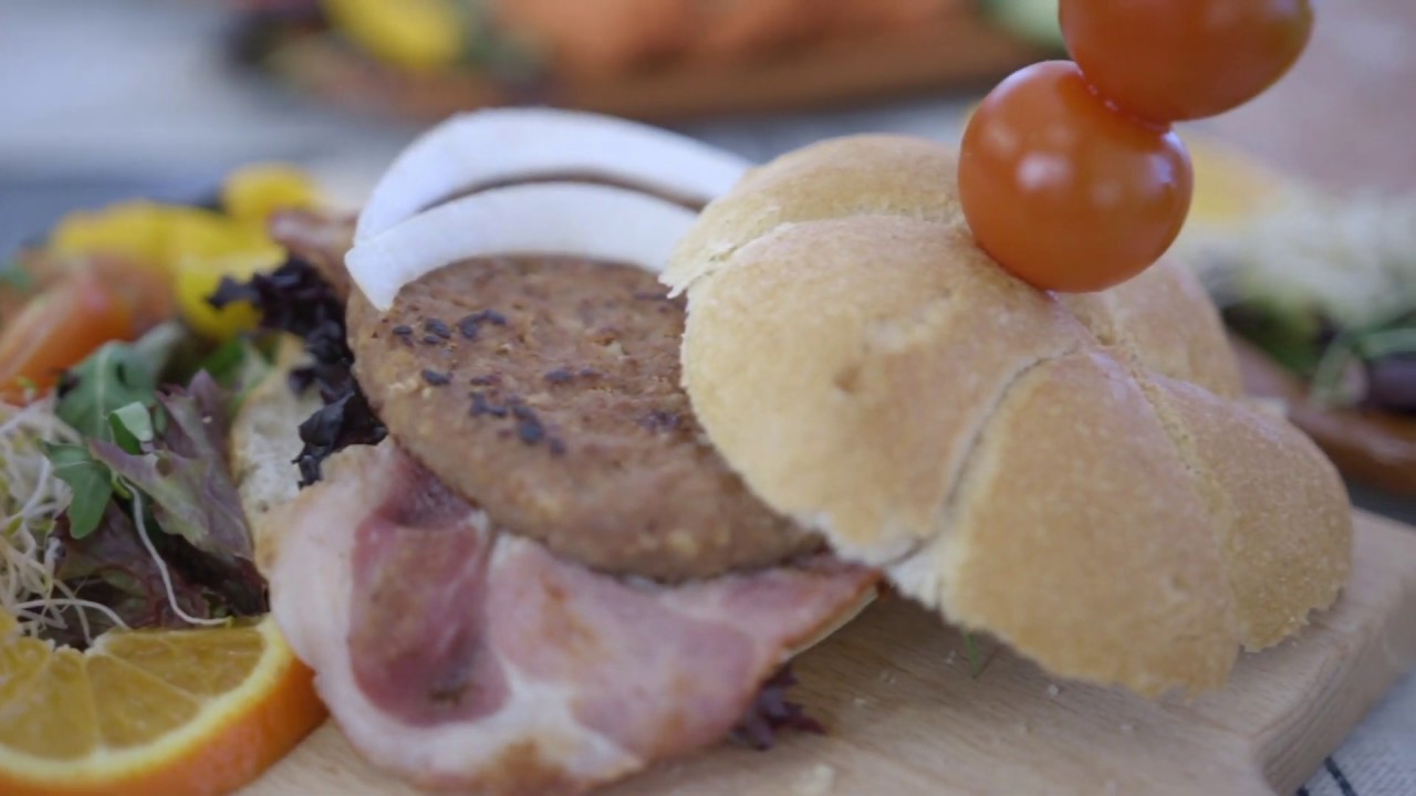 Verse hamburgers van rundvlees van Van Osch Snacks - YouTube