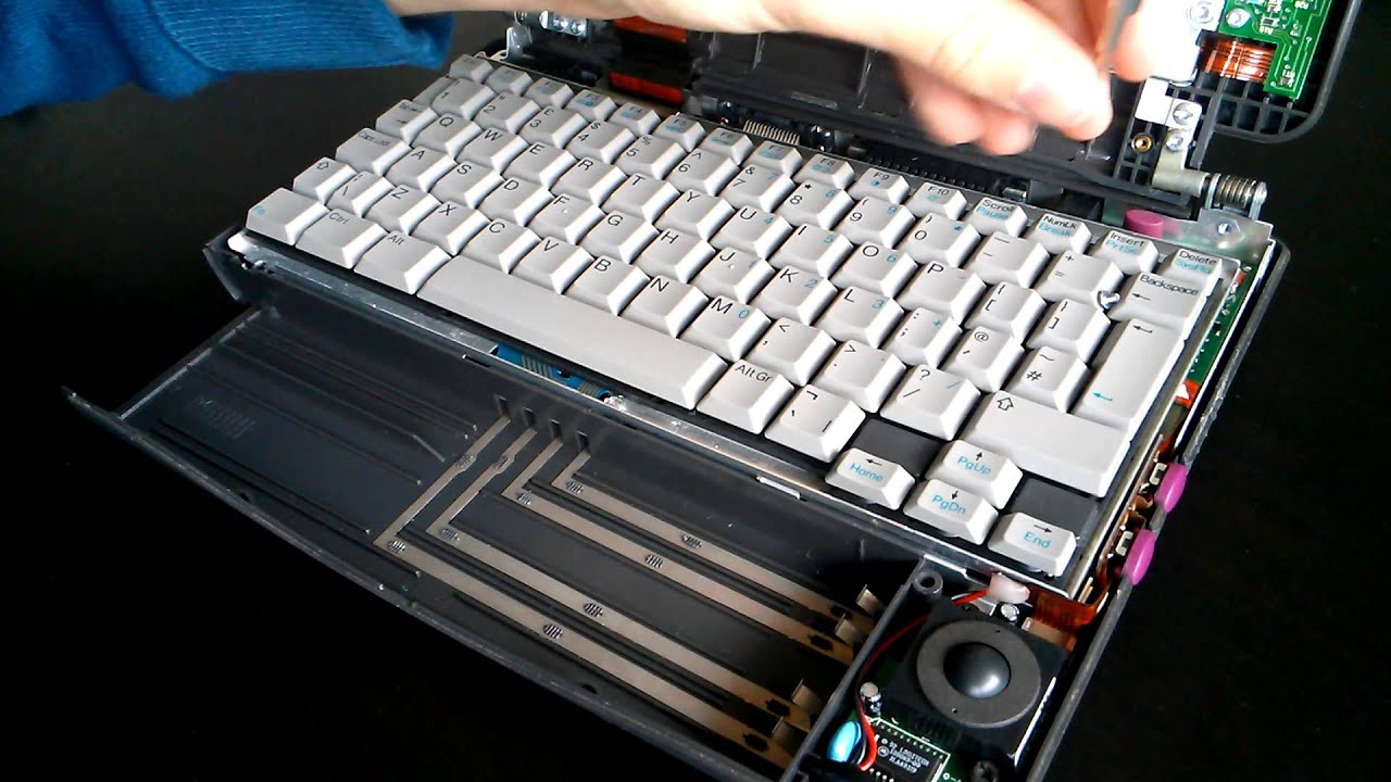 Démontage/Remontage Compaq Contura Aero 4/33C (Teardown) - Partie 1/3 ...