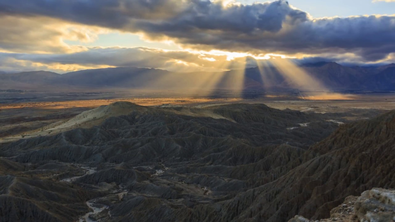 Anza-Borrego Desert God Rays Timelapse - YouTube