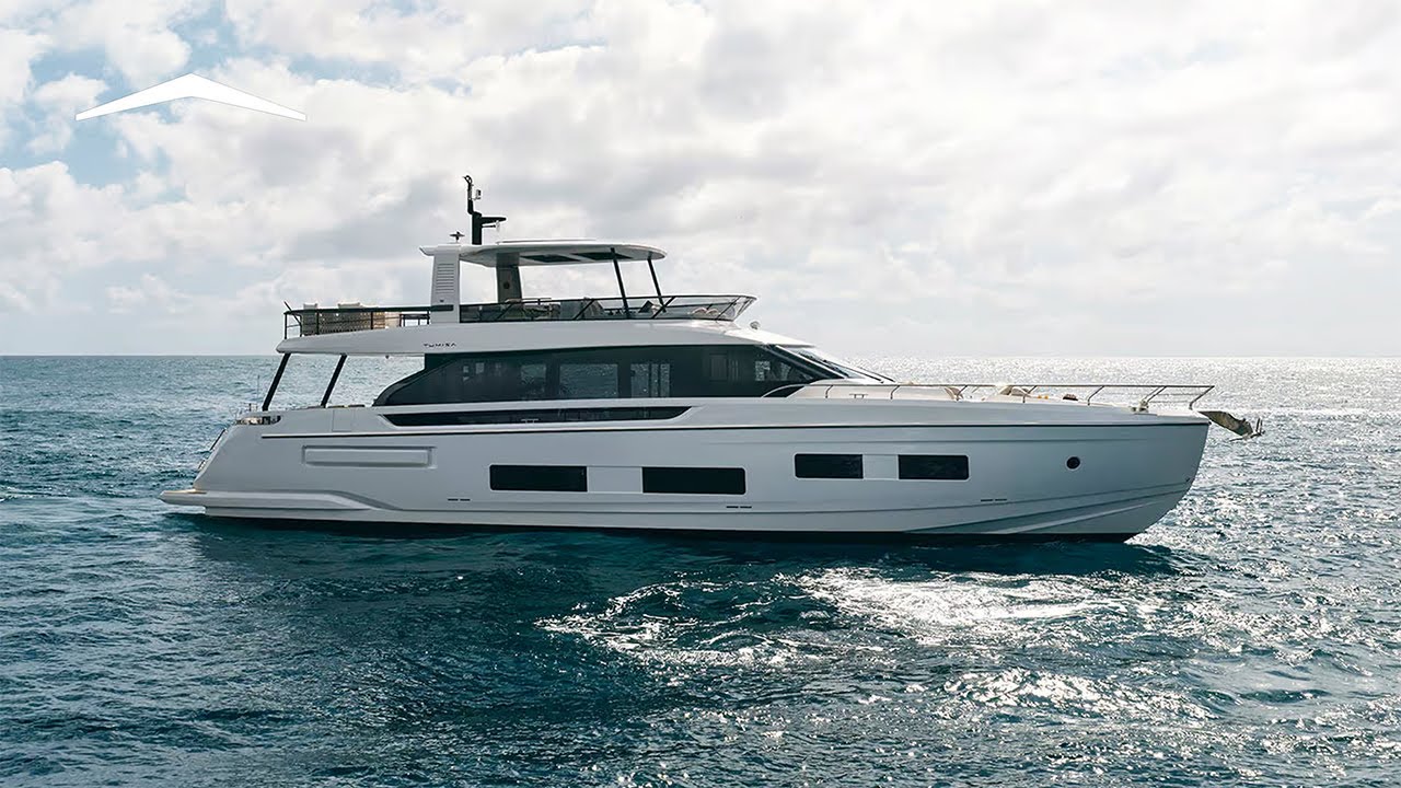Azimut Fly 82 | The Flyest Flybridge | Official Premiere - YouTube