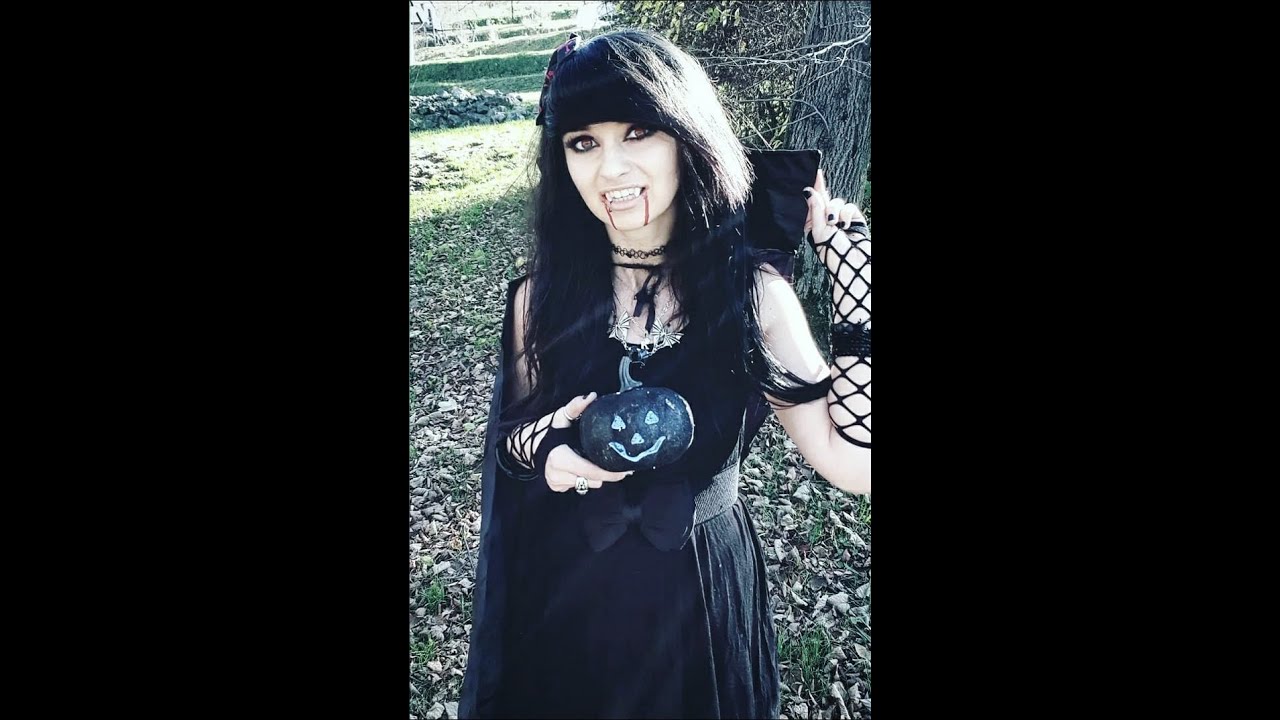 Halloween 2021 :emo vampire - YouTube