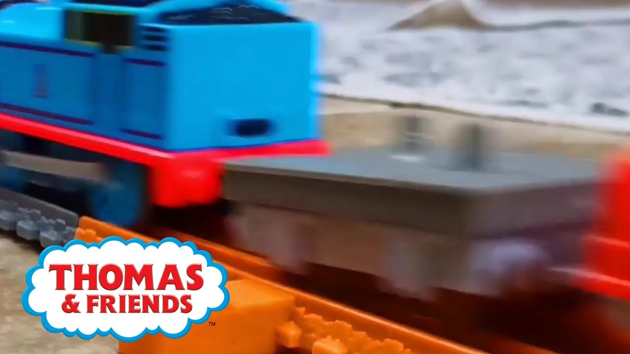 Thomas Pulls a Heavy Goods Train - YouTube