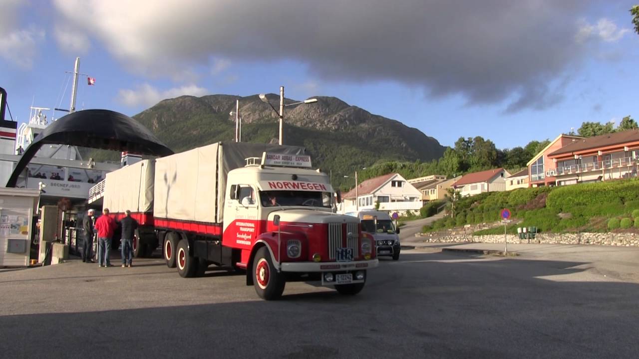 Veteran-lastebiler på Lysefjorden - YouTube