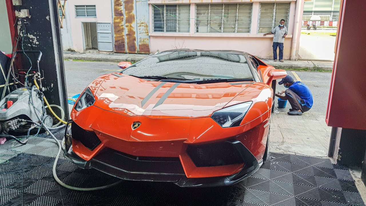 LAMBORGHINI AVENTADOR START UP AND REV!! - YouTube