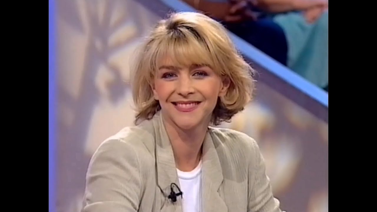🎥: Leslie Ash on Going for a Song | Part 2 | (1995) - YouTube