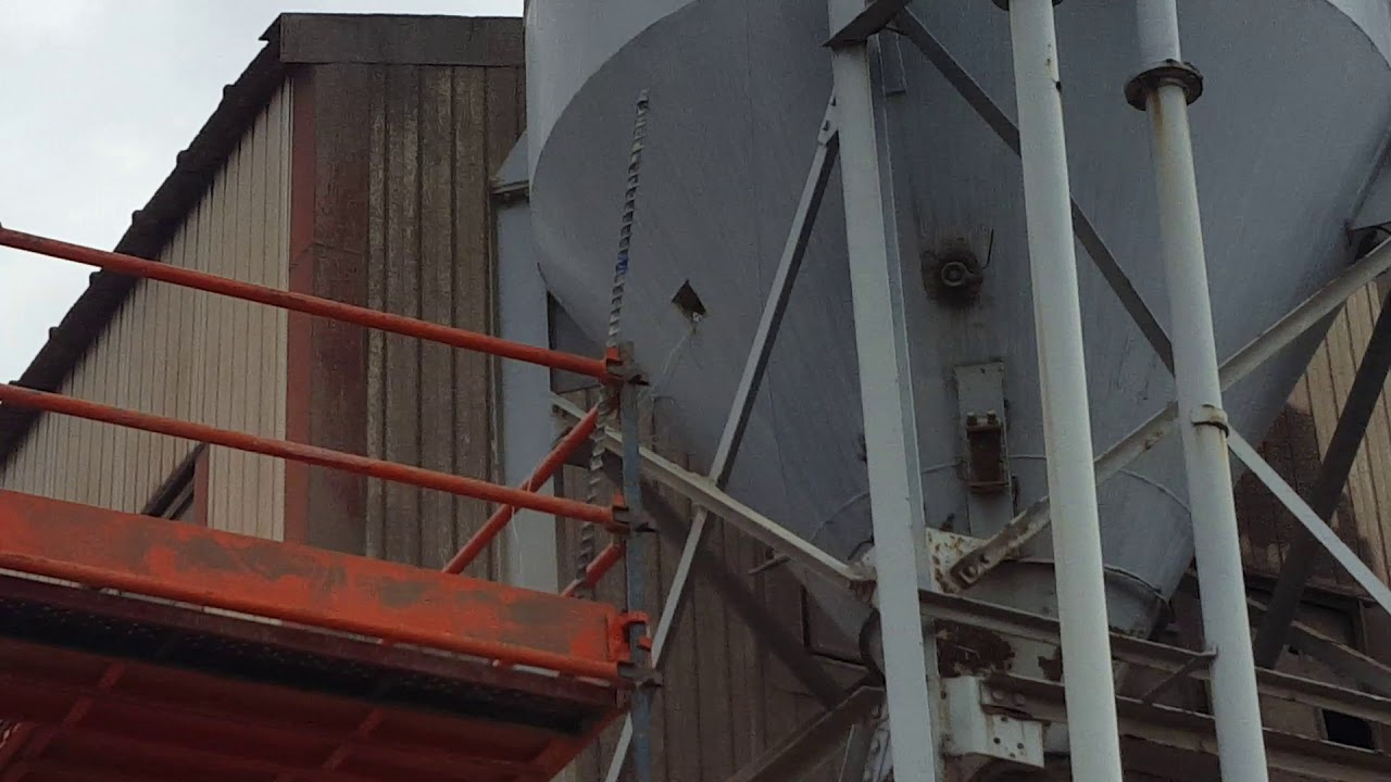 Clearing a Silo Blockage Using Cardox Blasts - YouTube