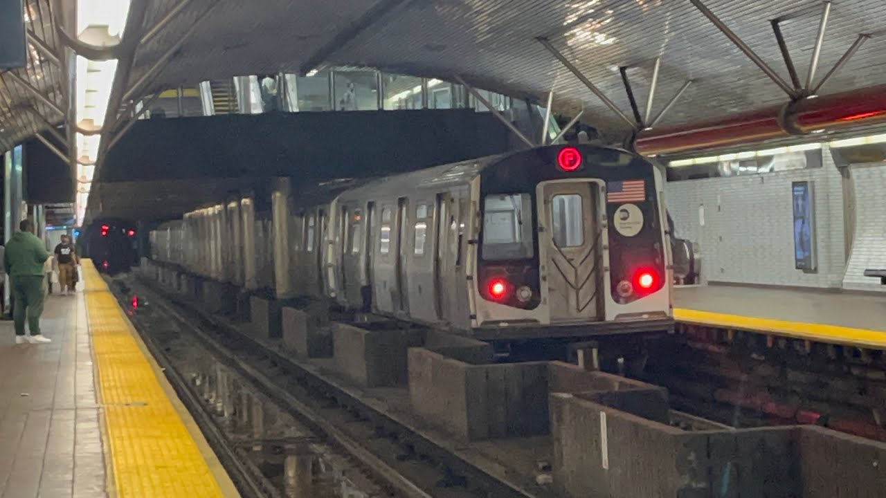R160A/B Alstom on (E) & (F) trains at Roosevelt Island Short Action ...