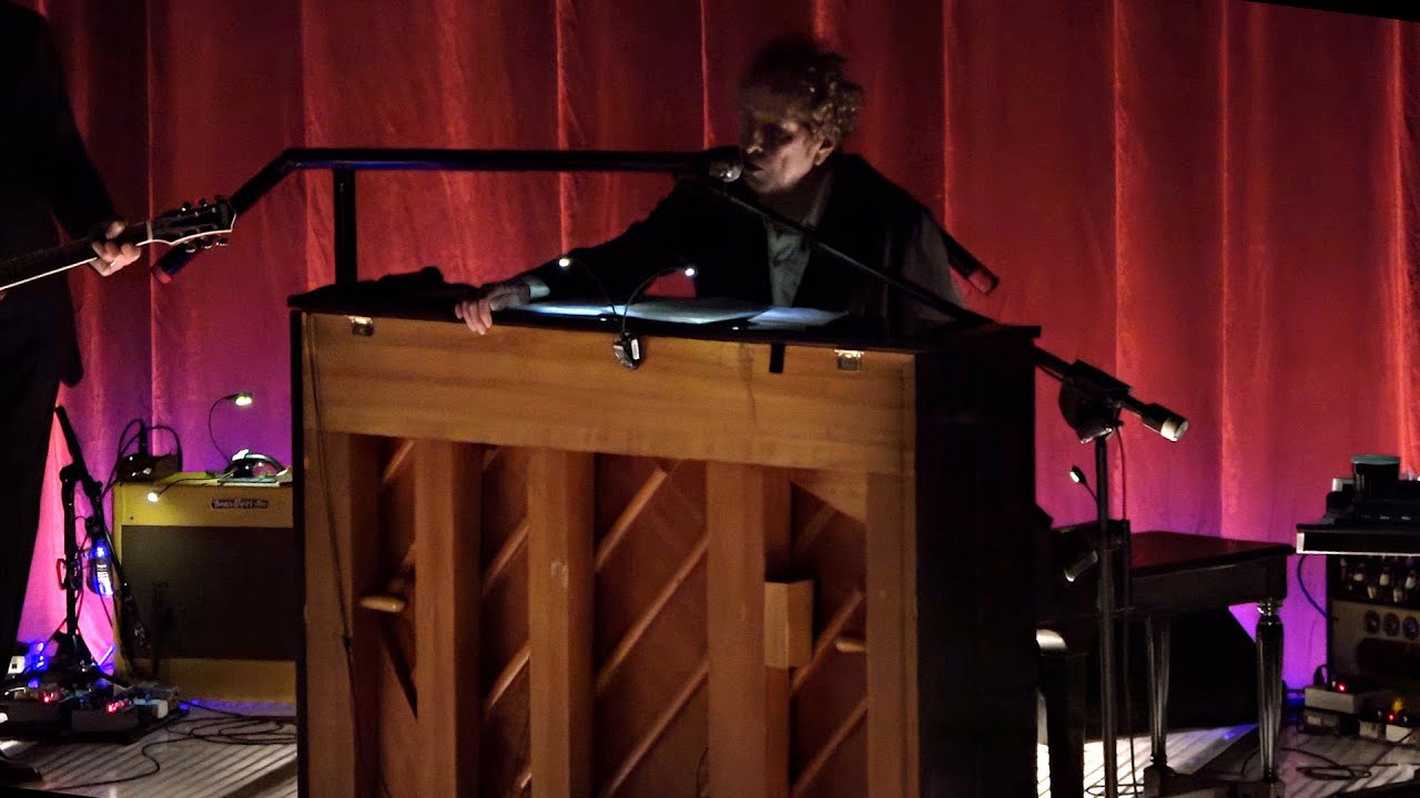 Bob Dylan shut up or sure - YouTube