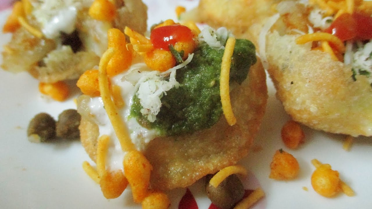 famous Indian street chaat - Dahi Sev BATATA Puri | Dahi Puri | Dahi ...