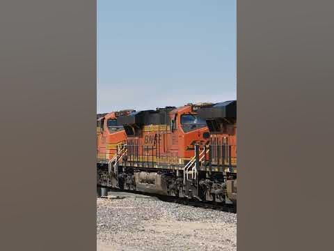 BNSF 8199 EASTBOUND PORT STACKS MP 17.3 CAJON SUB - YouTube