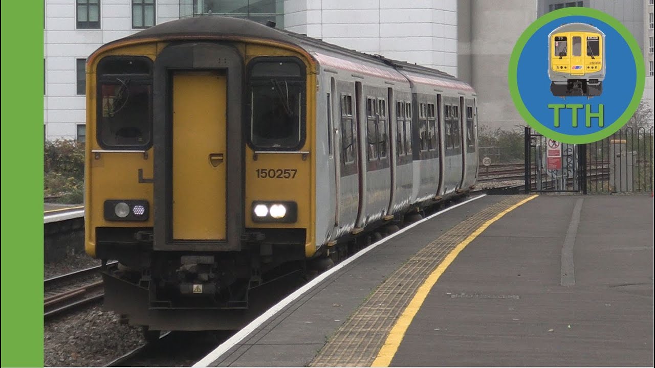 Trenau yng Nghaerdydd Heol y Frenhines - Trains at Cardiff Queen Street ...