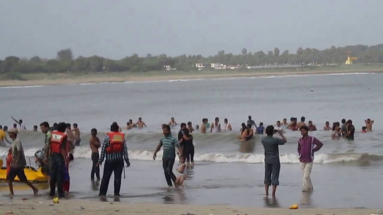 Nagoa Beach Diu - YouTube