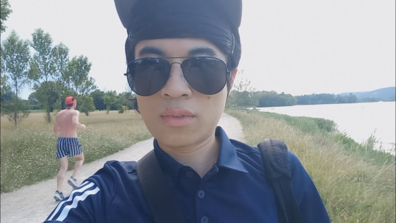 Jon Arteen has an unexpected encounter that goes between his legs - YouTube