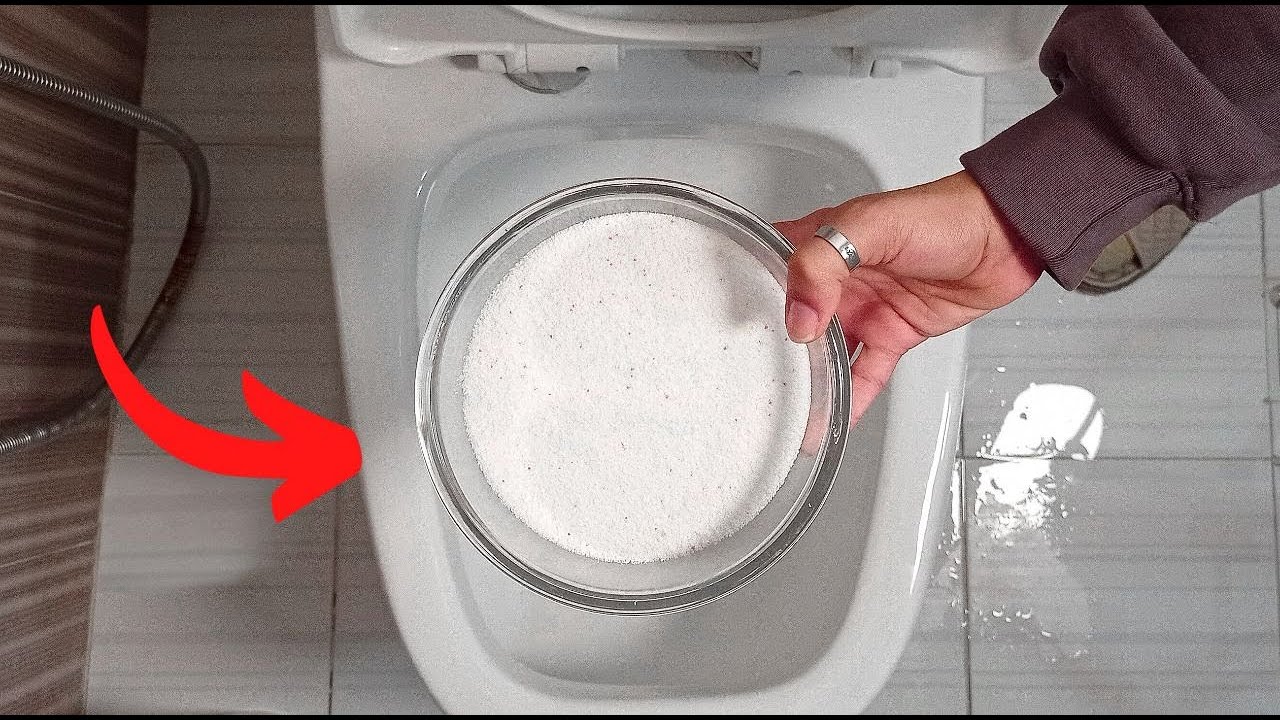 Pour the WASHING POWDER down the toilet and see te results!!!! - YouTube