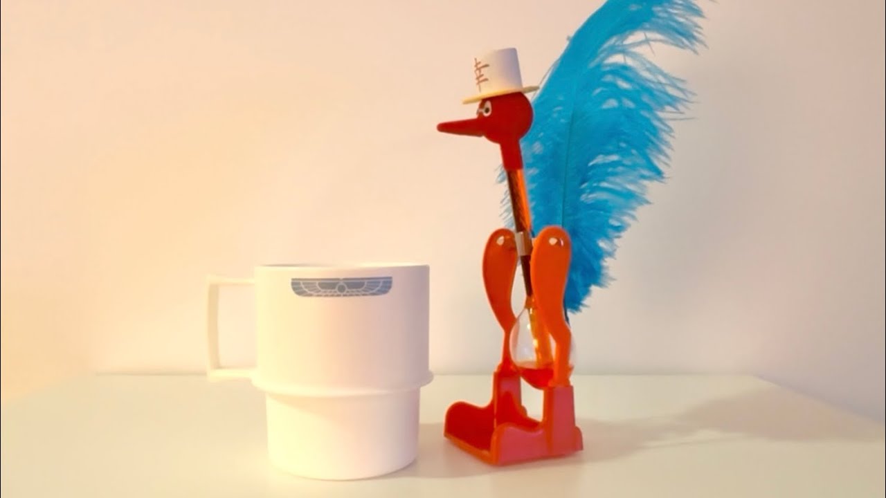 Alien drinking bird - YouTube