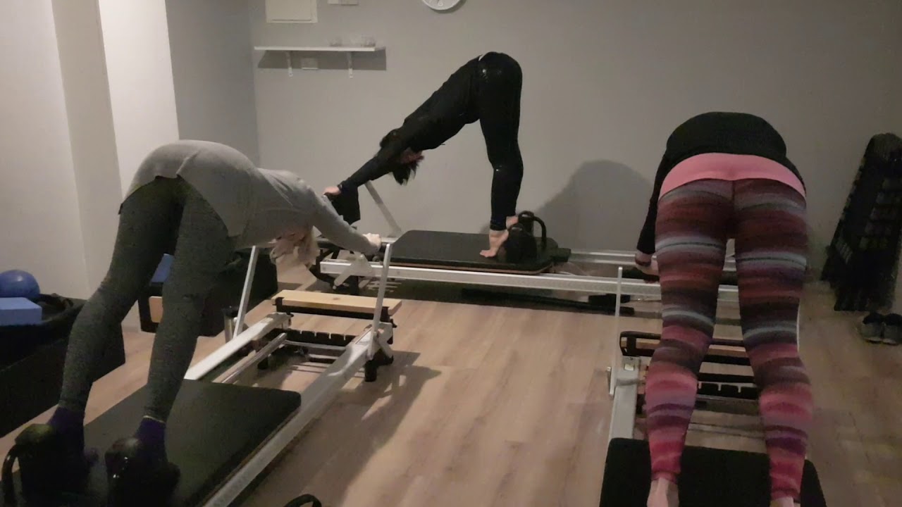 Pilates Reformer Plank to Pike at Soulful Fitness Lane Cove - YouTube