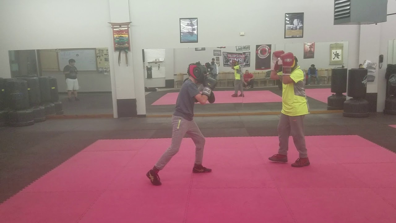 Danny boxing rd2 12-14-17 - YouTube