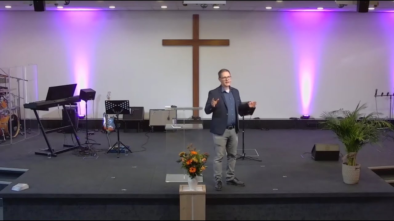 Omdat ik God heb, heb ik... - Matthew Helland - YouTube