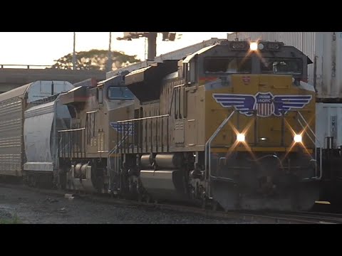 UP 8615 Leads M346 Racing I132 through Terre Haute, IN - YouTube