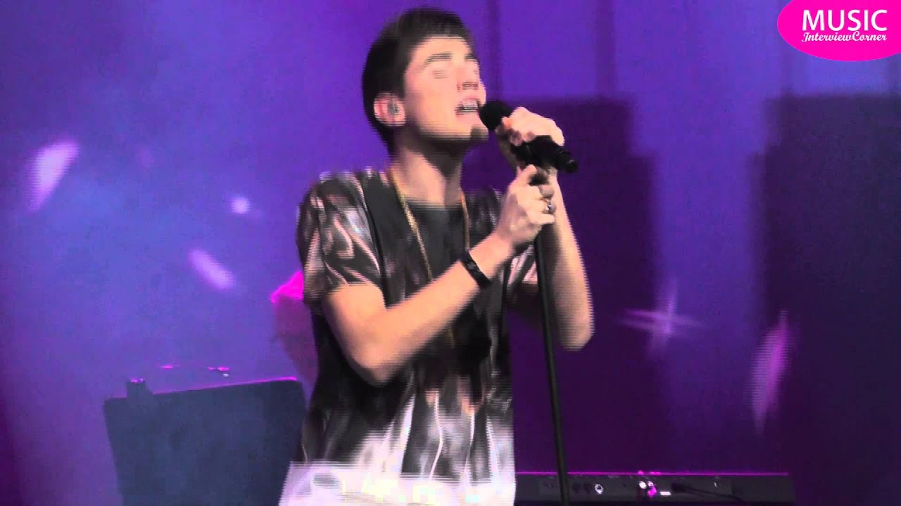 Christmas Special - Part 12: ROBIN live in concert - YouTube