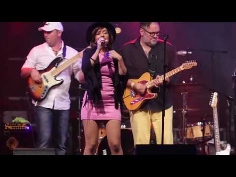 Julia Martín con Málaga Funk All Stars - I wanna be your lover