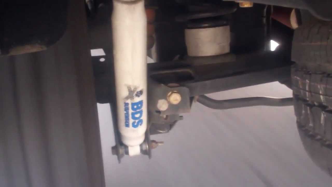 2005 TrailBlazer Clacking and Clunking From Rear End - YouTube