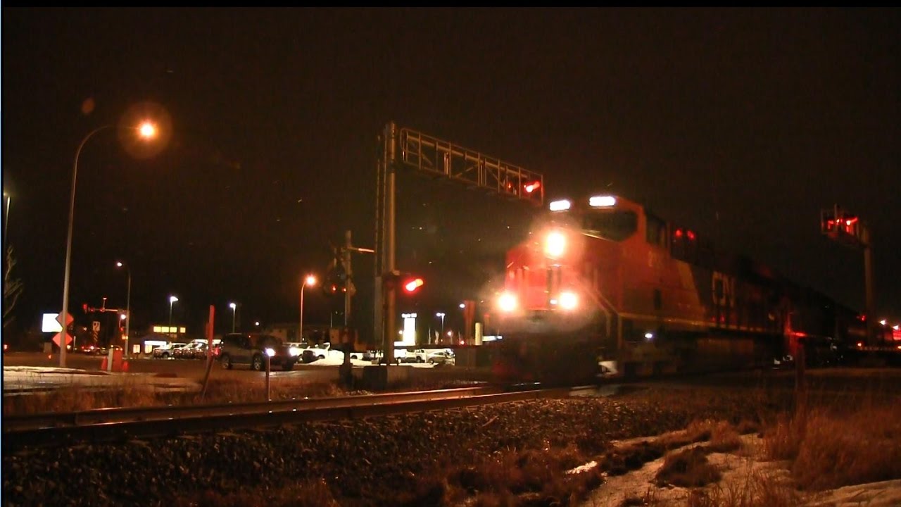 CN Train Spotting HD: CN 2310 & IC 1010 Leads CN M303 West At Spruce ...