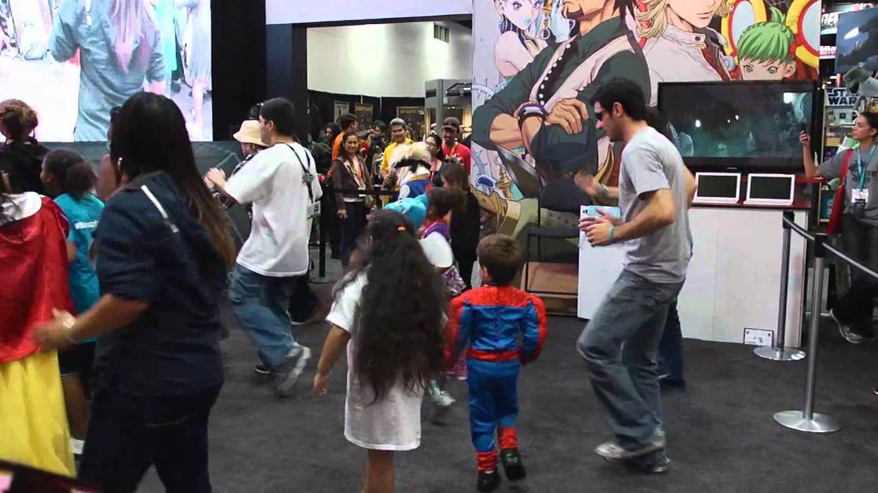 VOLTRON DANCE AT SAN DIEGO COMIC CON 2012 -HD- - YouTube