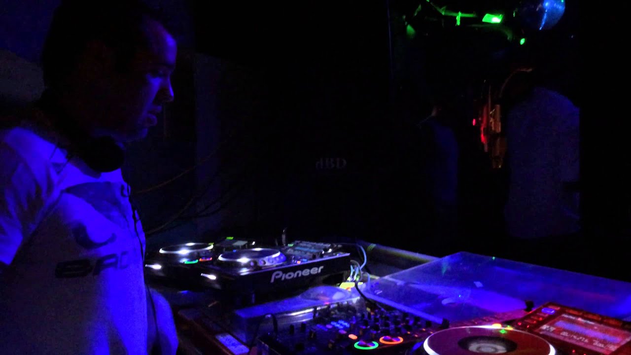 Dj TomTom Shockabuku live @ Club Sinfonija, Slo, 07/06/14 - YouTube