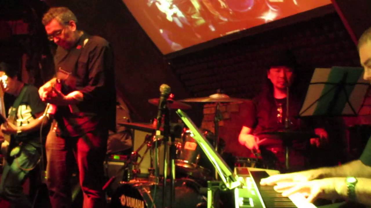 Sean Tait Trio plus Alberto Garcia playing A Day in the Life by the ...