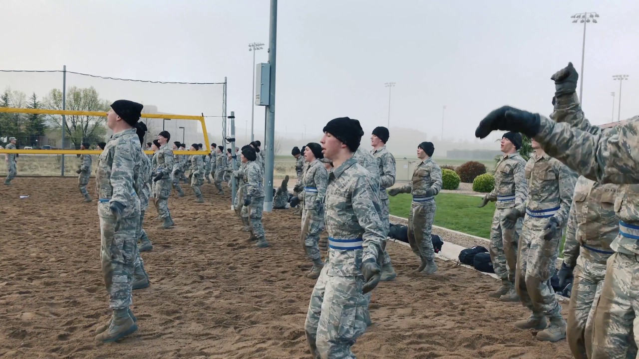 Det 028 Beach Day - YouTube