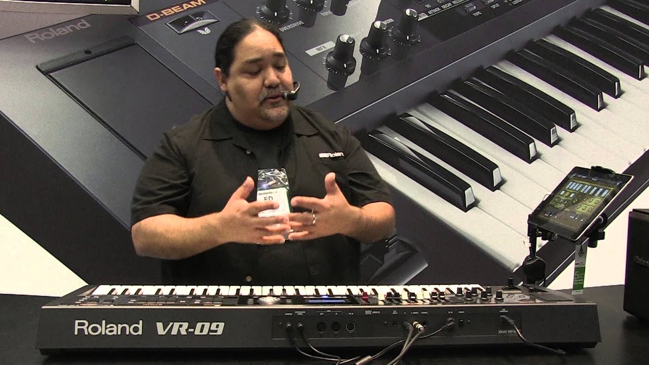 Roland V-Combo VR-09 NAMM 2013 Booth Demo - YouTube