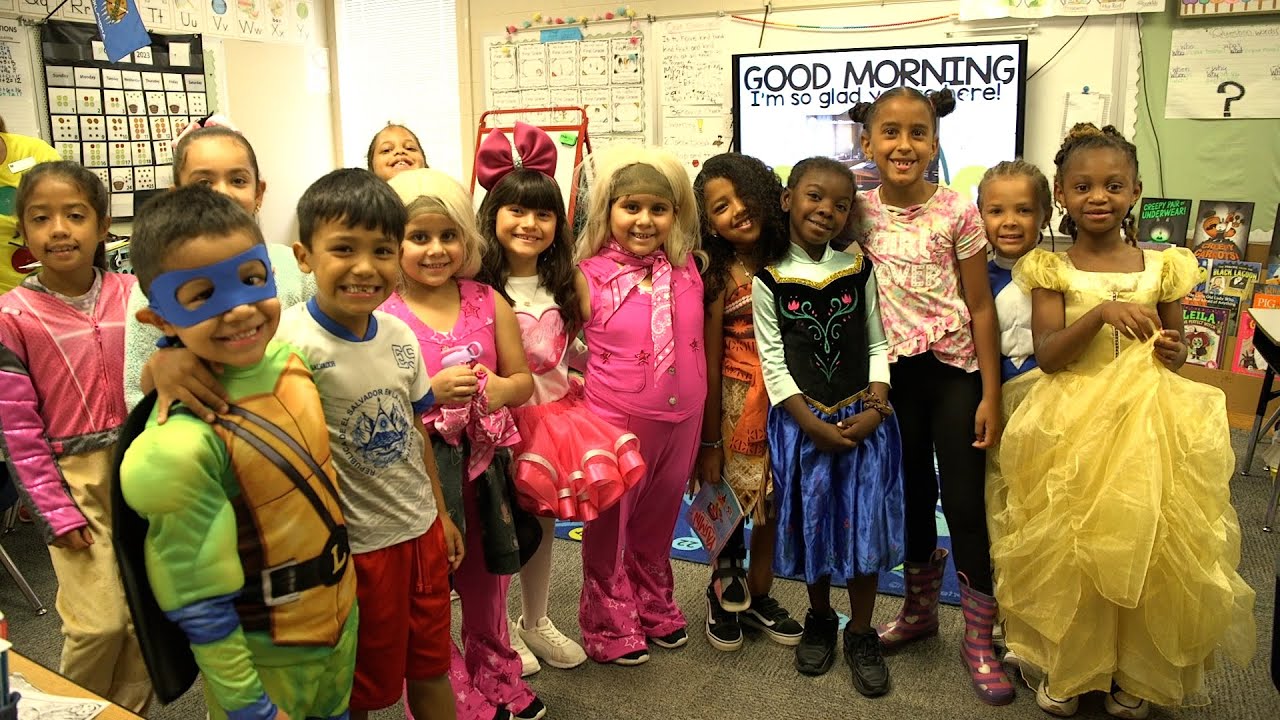 Books Come Alive at Boevers Elementary! - YouTube