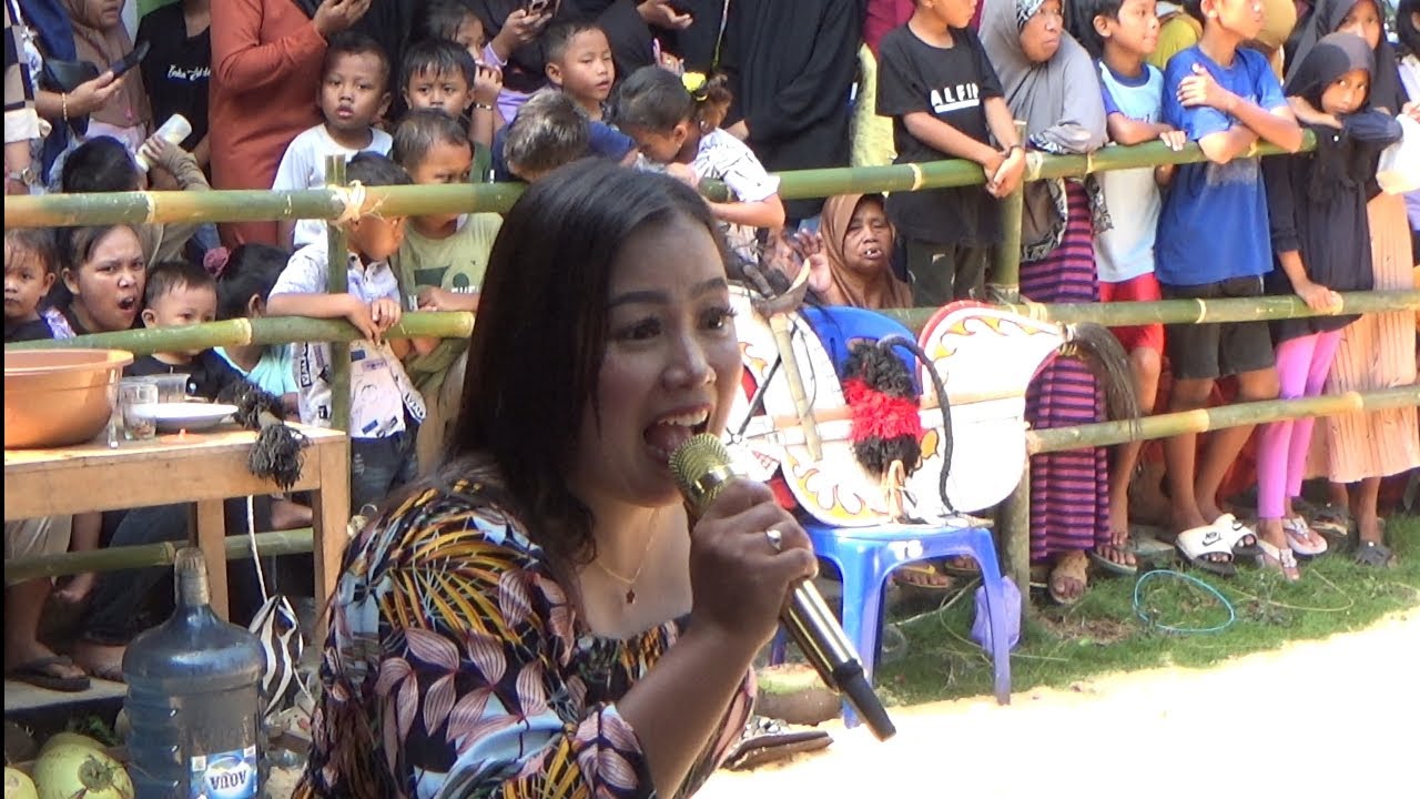 LAMUNAN cover Jeng sefrina Gemoy langen turonggo sari#lamunan - YouTube