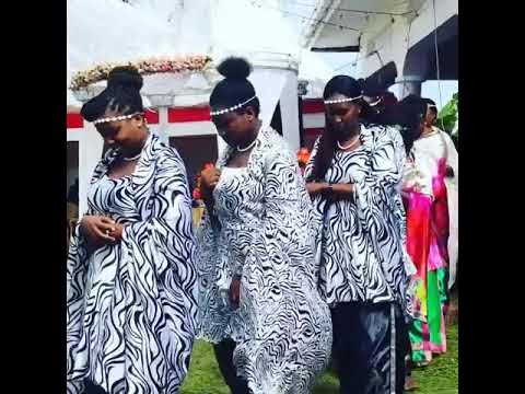 Batooro women are distinct from other tribes: Humble & Beautiful. - YouTube