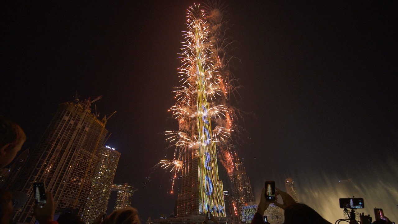 [4K] 2020 New Year's Eve Fireworks Display at Burj Khalifa, Dubai - YouTube