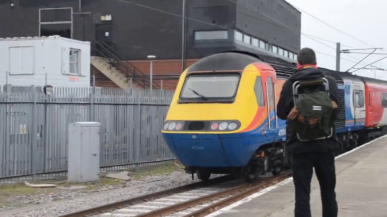 Virgin Trains East Coast / East Midlands Trains HST 43075 & 43044 ...