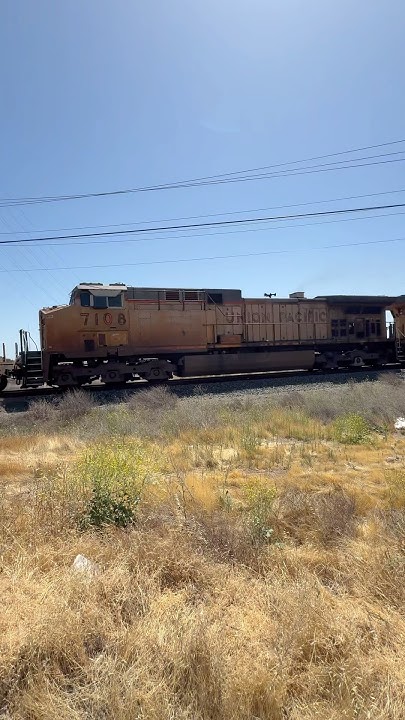 UP 7108 Flagless GEVO And UP 7022 DPUS At Back Of NB UP ZLCTM - YouTube